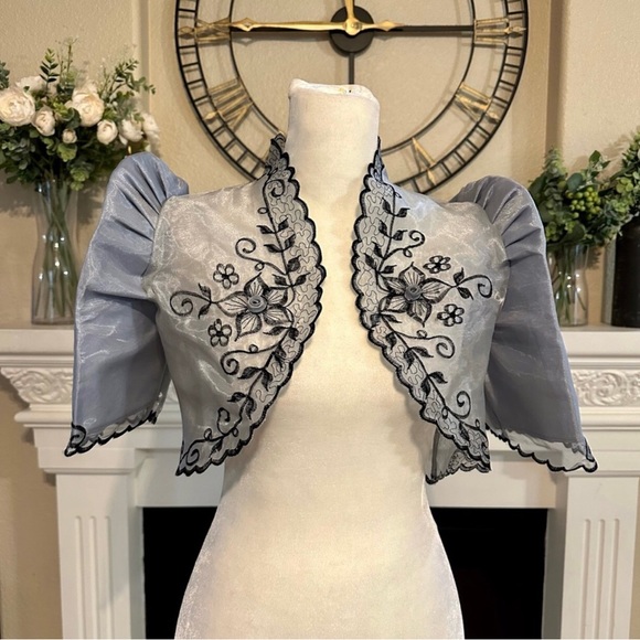 Majestic Vouge Collections | Tops | Salegray Terno Sleeves Bolero ...